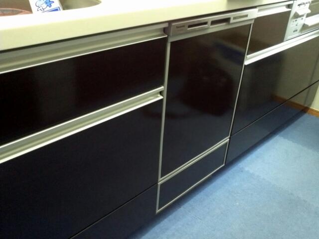 ビルトイン食洗機新規設置工事｜化粧パネル色合わせ仕上げ｜パナソニックNP-45MD6S｜施工事例｜施工事例｜株式会社TSP